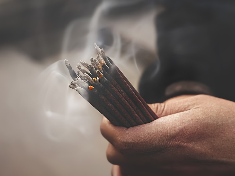 沉香細線香 | WING TAI CHEUNG JOSS STICK & PAPER CO.