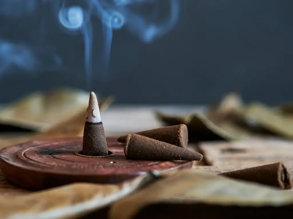 廣藿香大地香錐 | WING TAI CHEUNG JOSS STICK & PAPER CO.